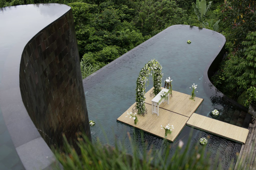 Tying the Knot in Paradise: The Ultimate Guide to Wedding Villas in Bali